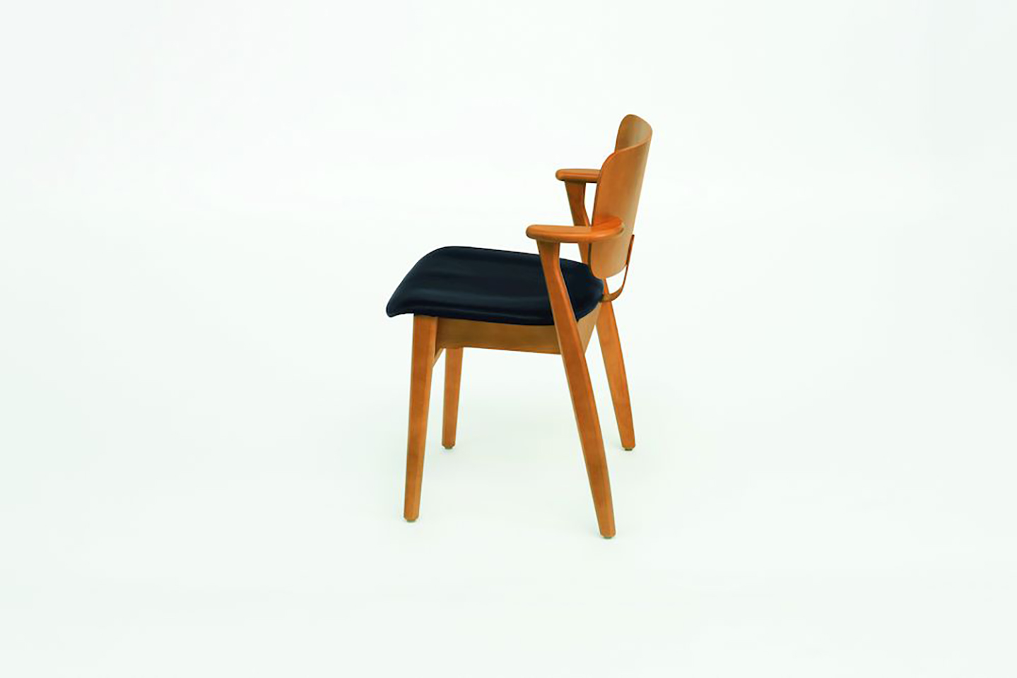 DOMUS Chair（ドムス チェア） | 【インテリアショップ / リノベーション】CLASSICA - クラシカ
